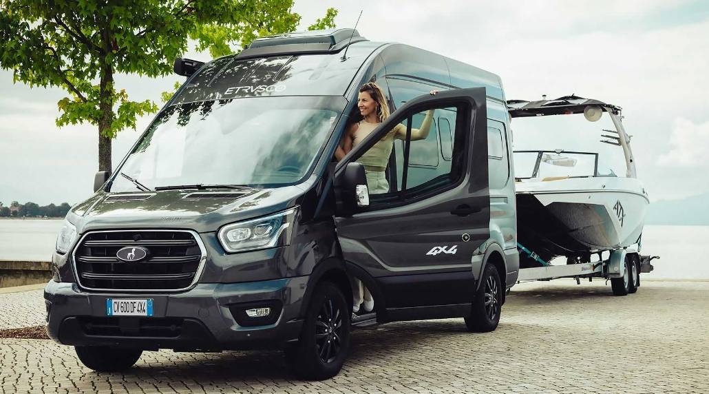 The Etrusco CV 600 DF 4×4 is a Ford-based four-wheel drive motorhome ...
